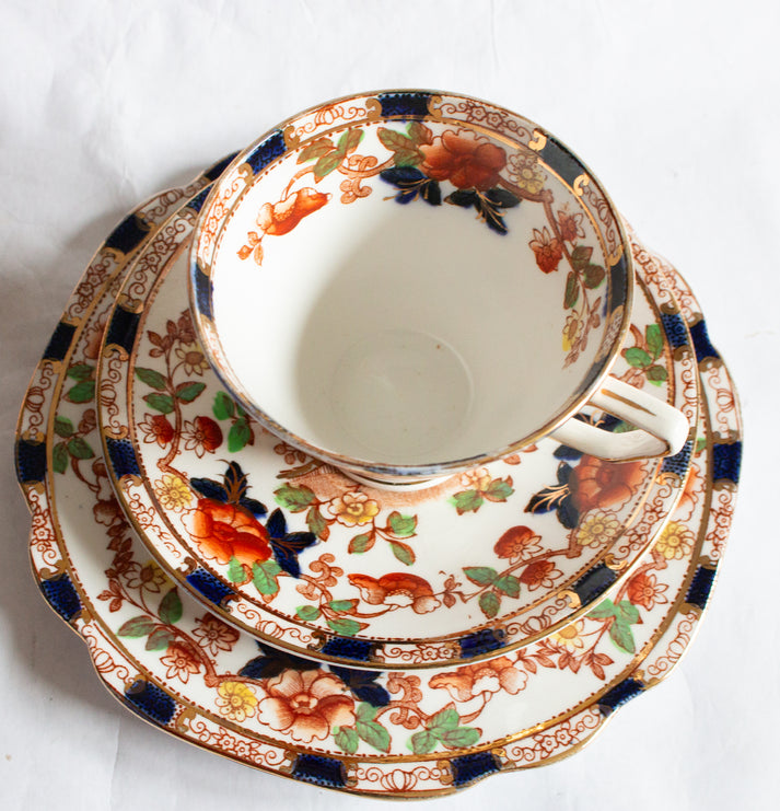 Antique Porcelain Imari Batwing Handles Teacup Trio – Freebury & Pickle